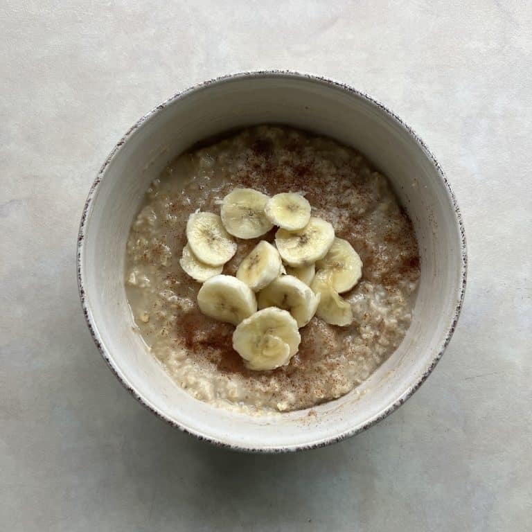 Easy Banana & Cinnamon Overnight Oats (Go-To Brekkie Recipe)